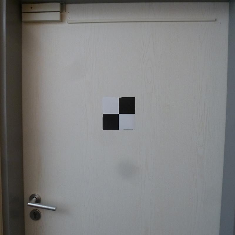 Set of 50 checkerboard stickers (highly adhesive) - Laserscanning Europe On